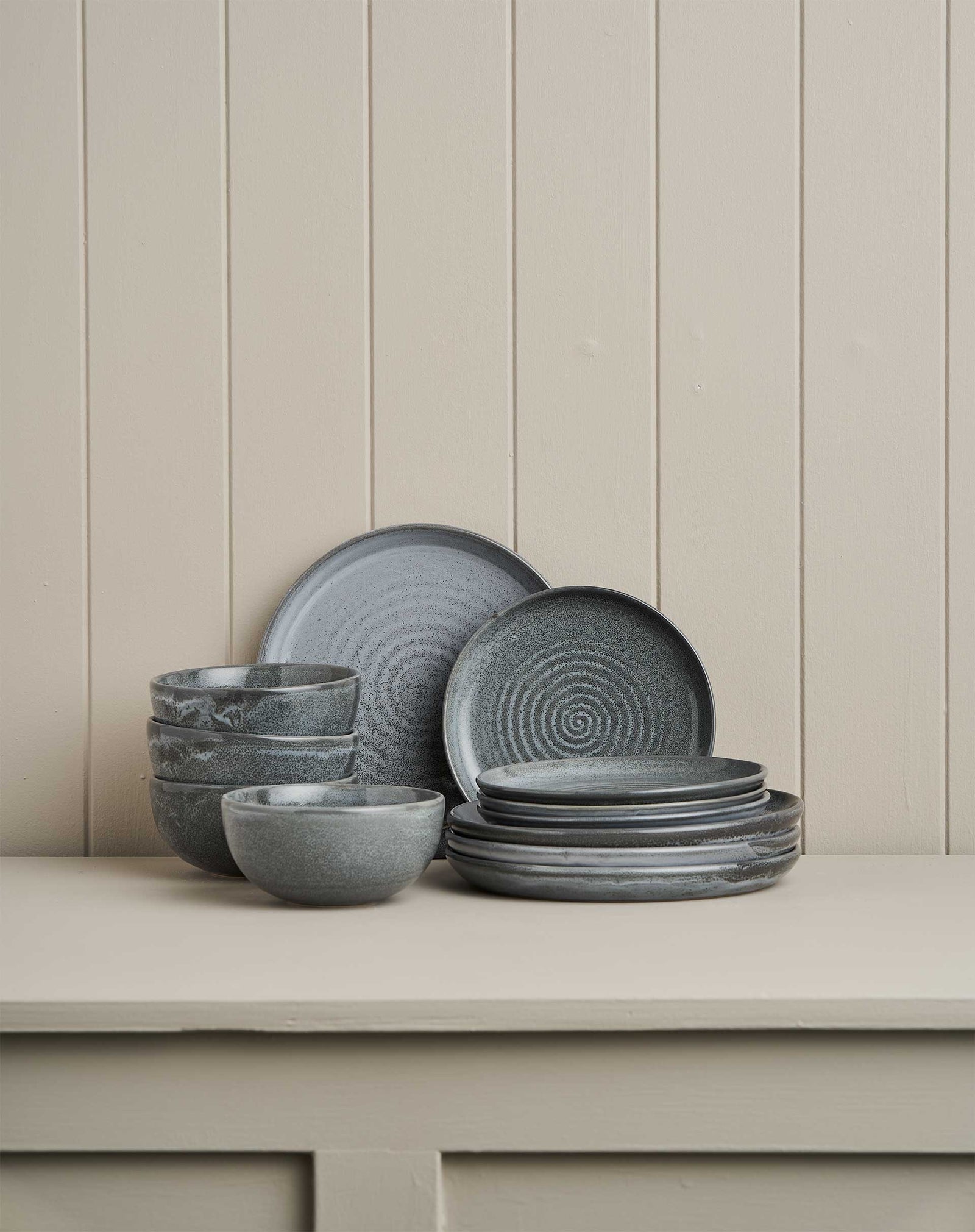 Robert Gordon Australia - Making Pottery since 1945