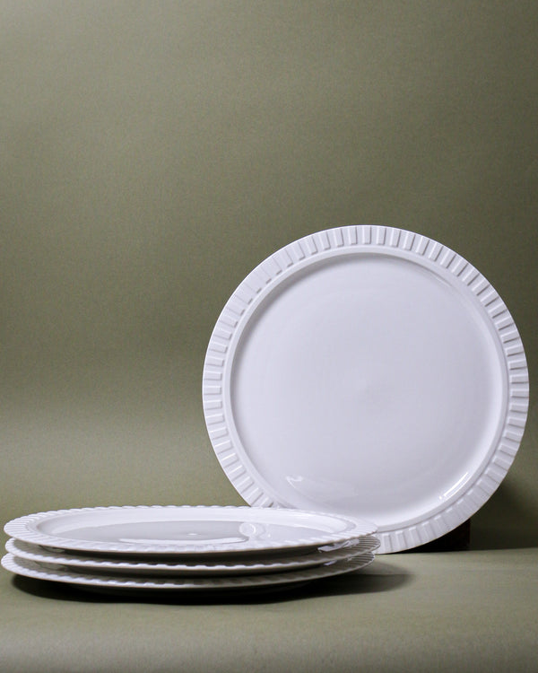 Set of 4 Dinner Plates / Merchant - Robert Gordon Australia